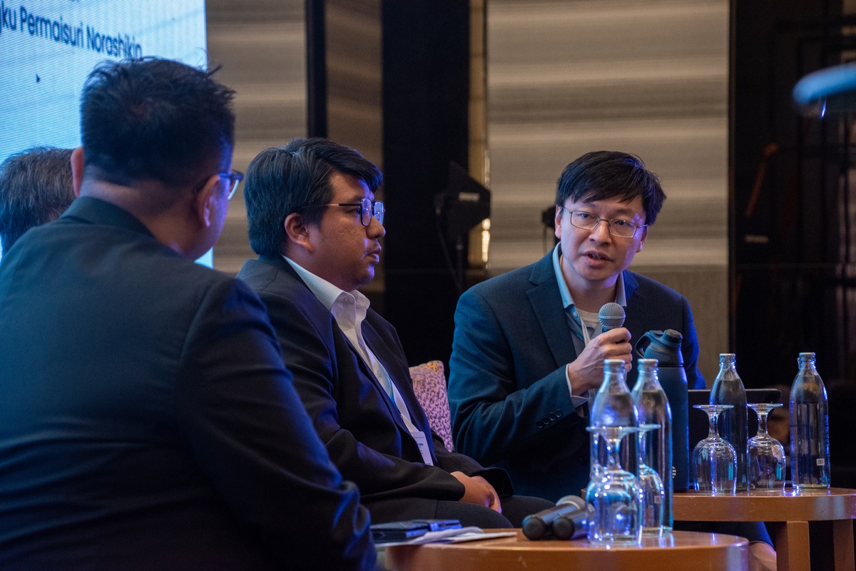 Doctors Hold Final Say In AI-Assisted Medical Decisions, Experts Say ...